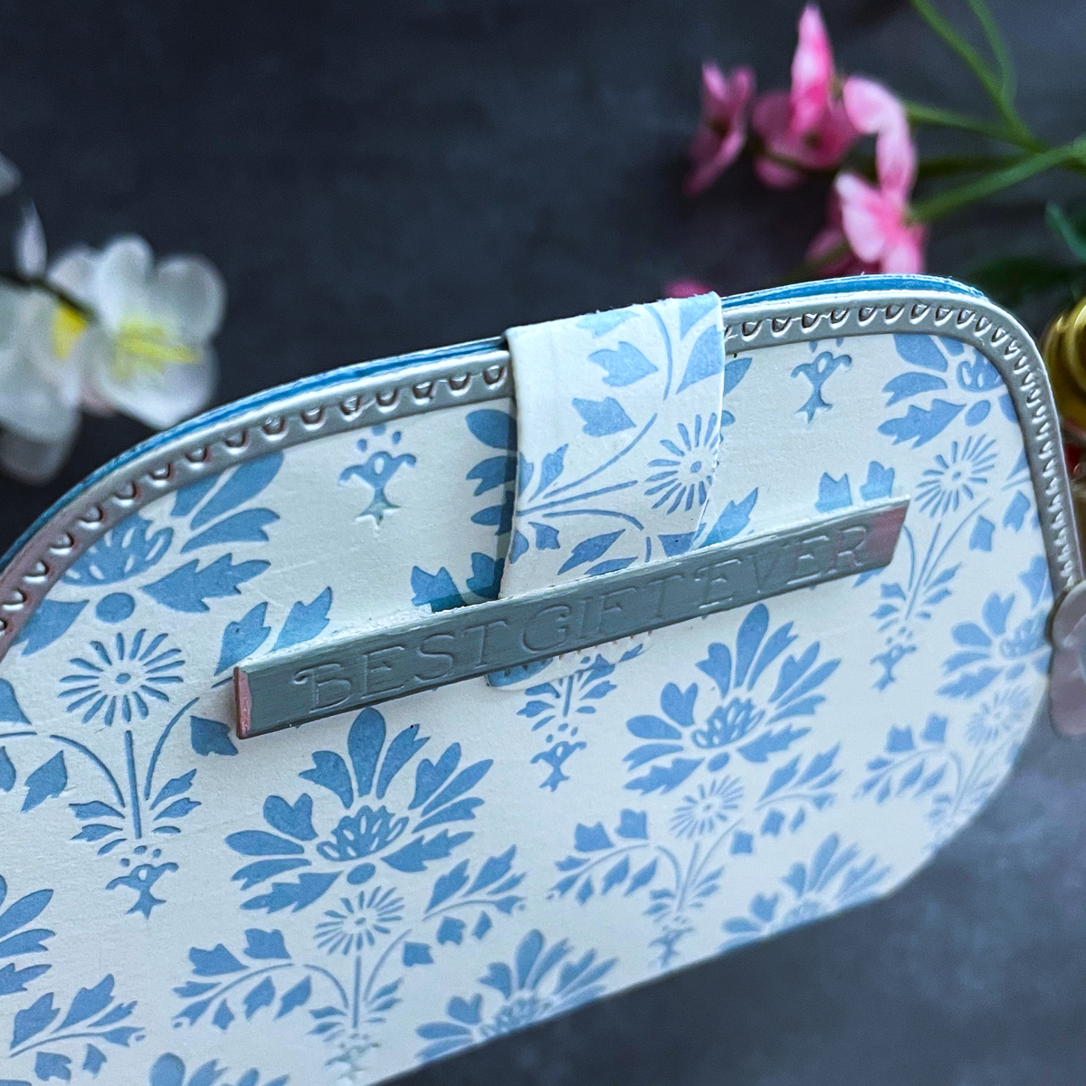 Spellbinders- Gorgeous You Makeup Bag shaped Card Holders - H MADE BOUTIQUE